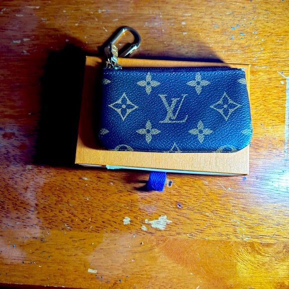Louis Vuitton | Other | Authentic Louis Vuitton Small Keychain W Id ...
